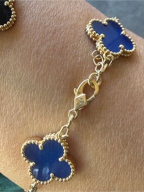 Van Cleef & Arpels | Jewelry | Van Cleef Arpels 8k Gold Blue Agate 5 ...